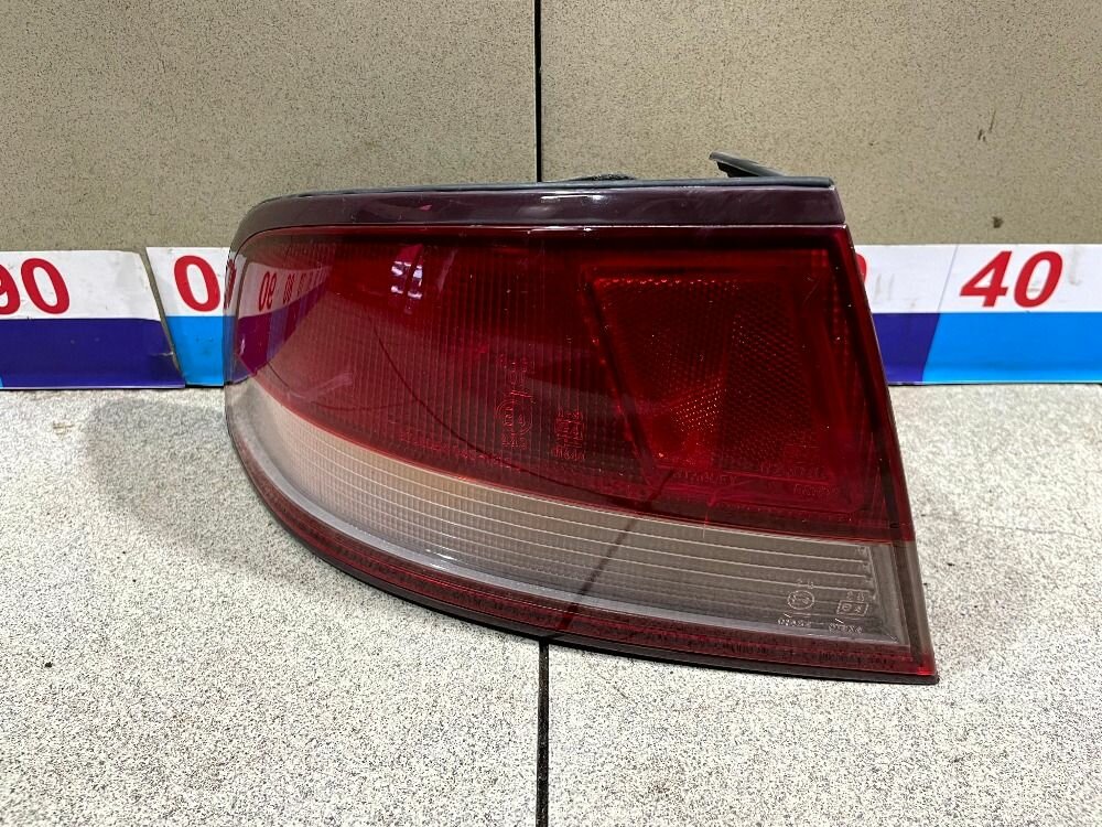 Фонарь задний левый Mitsubishi Galant VII MR124267