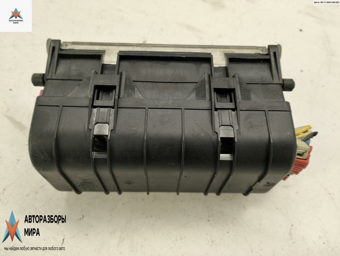 Блок предохранителей Volkswagen Polo 3 рест. 2000