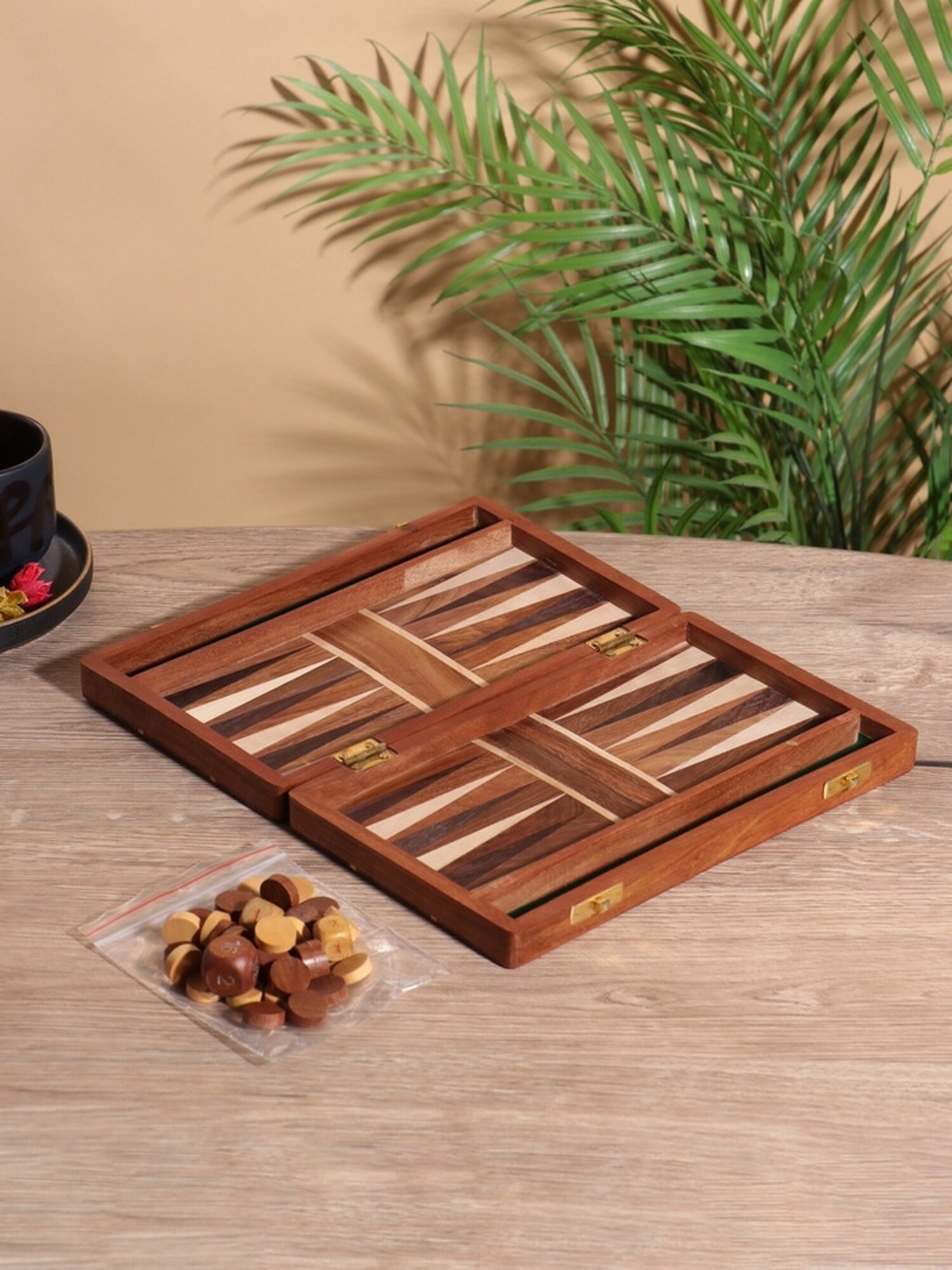 Нарды Сима-ленд, дерево, ручная работа, складные, с замком, коричневые