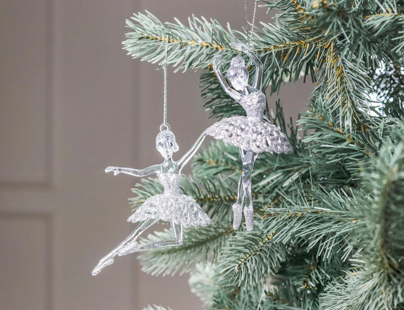 Набор ёлочных украшений-подвесок хрустальные балерины, акрил, серебряные, 15 см, 2 шт, Koopman International CAA222410