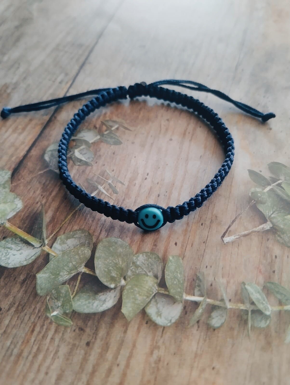 Плетеный браслет, пластик