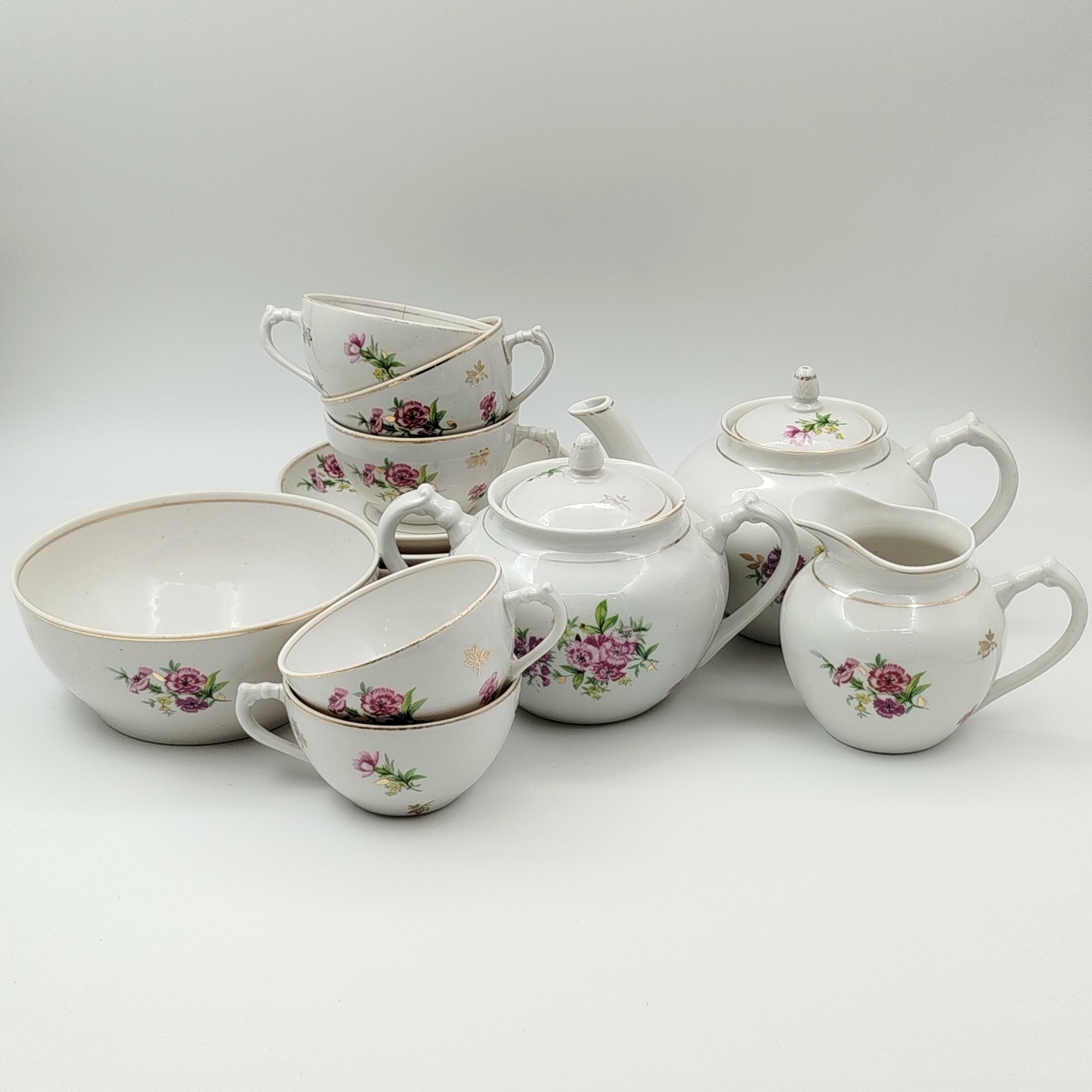 Сервиз чайный на 5 персон, украшенный цветочным декором, фарфор, деколь