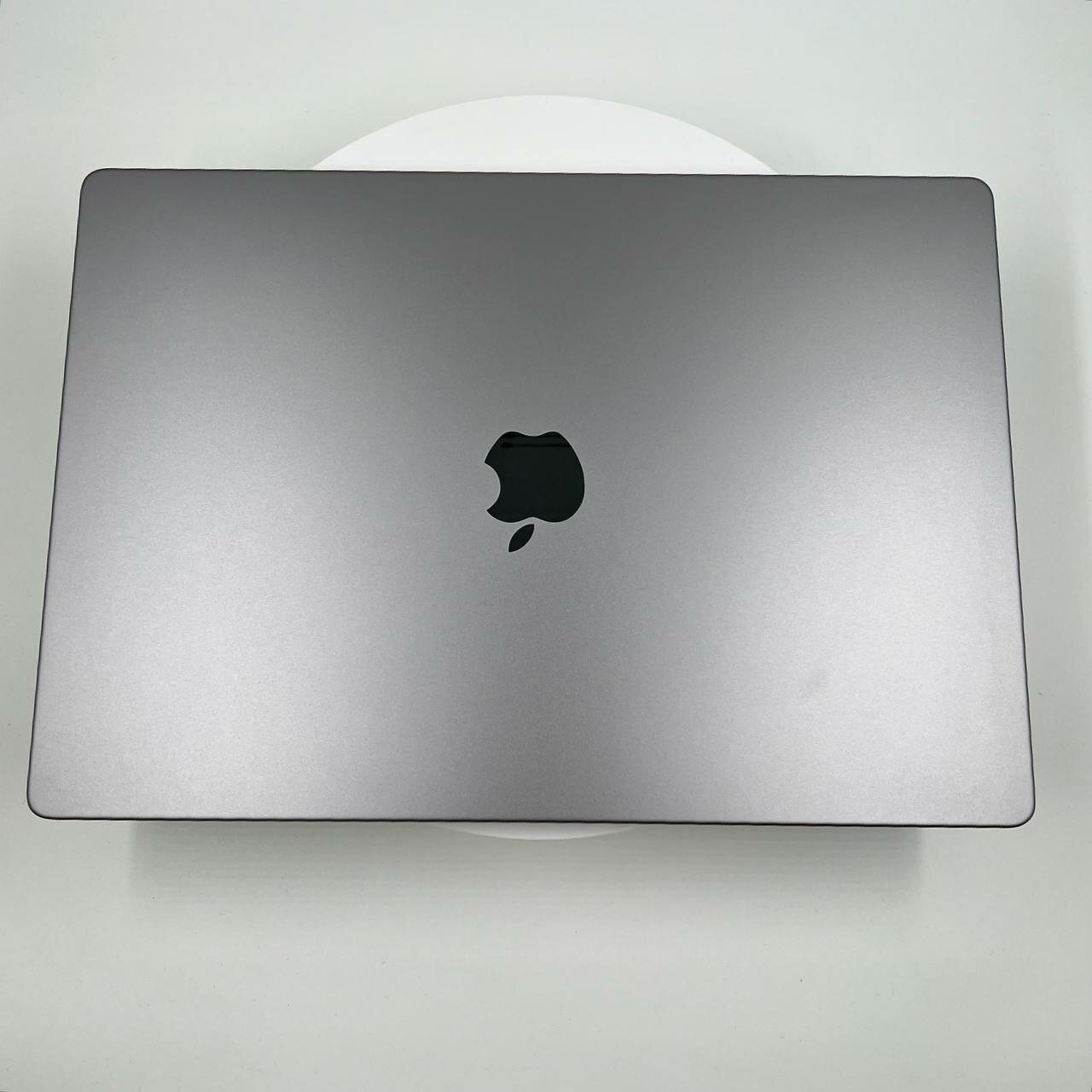 Ноутбук Apple MacBook Pro 16 2021, M1 Pro, RAM 32 ГБ, SSD 512 ГБ, серый космос