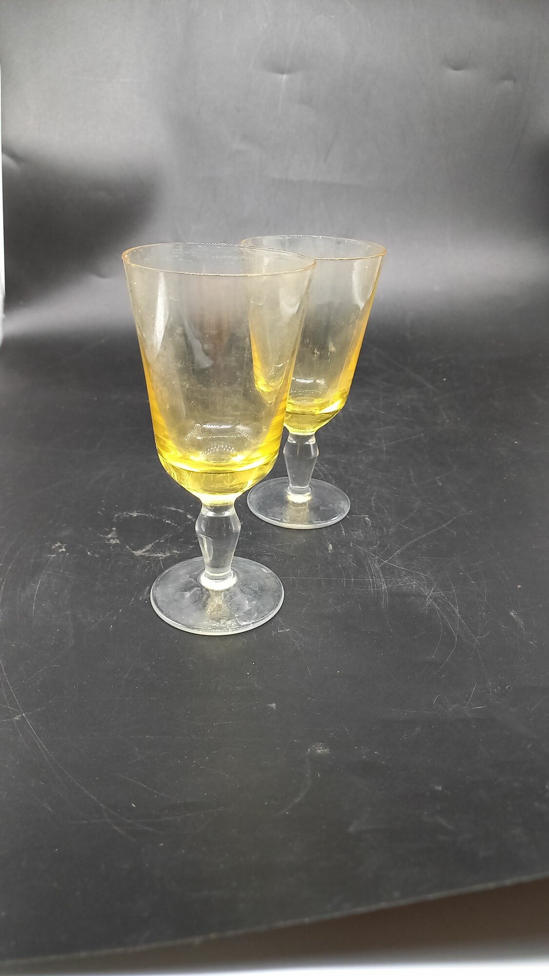 Набор бокалов из цветного желтого стекла винтажный советский, СССР