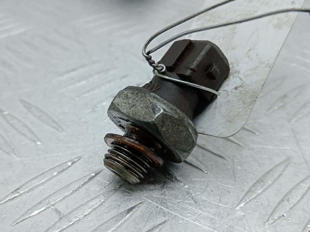 Датчик давления масла BMW 3-Series (E46) 12618611273 арт. 1959815