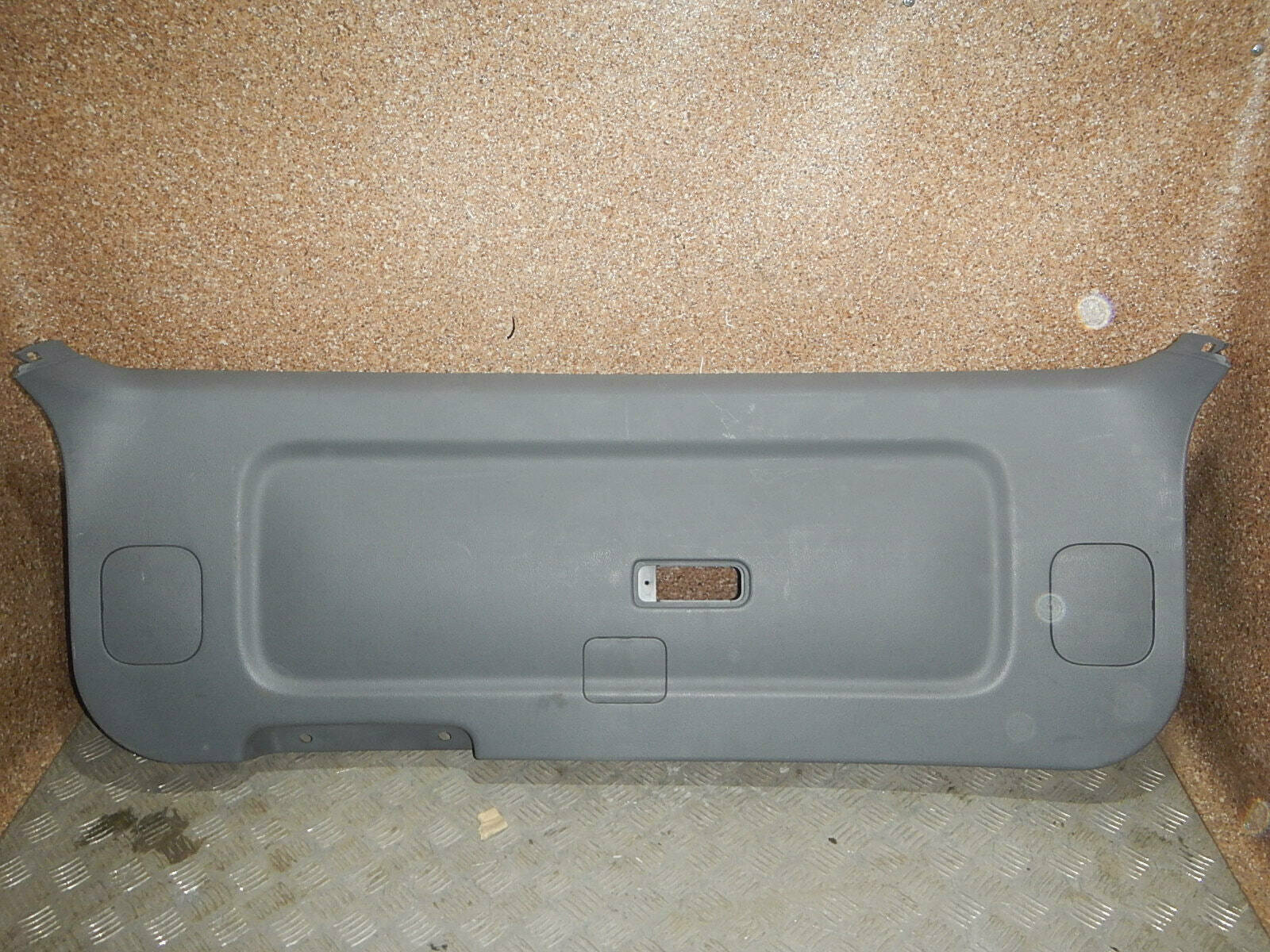 Б/У Обшивка двери багажника, Toyota (Тойота)-IPSUM TOYOTA IPSUM нижняя Царапины. 299697 TOYOTA арт. 6775044060