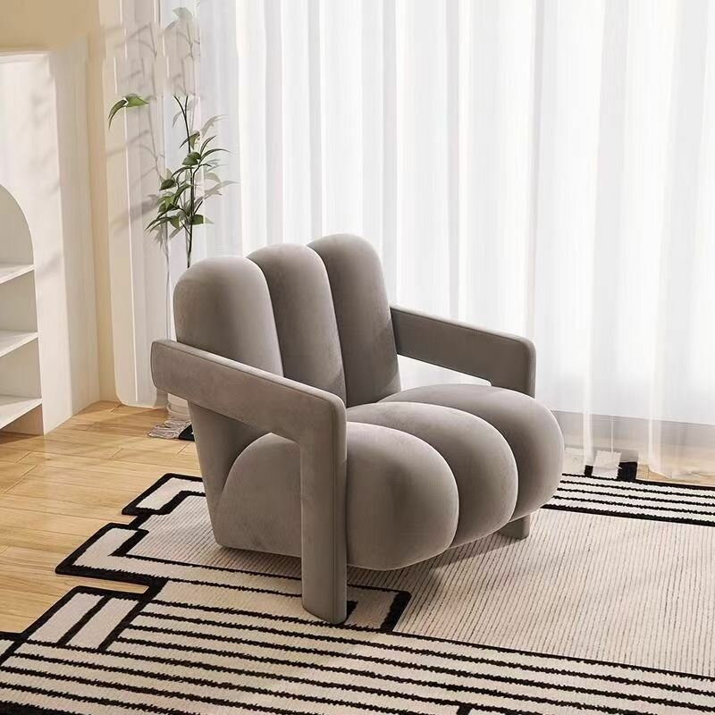 Мягкое кресло для офиса и дома с удобной спинкой и стильным дизайном для комфортного отдыха и работы