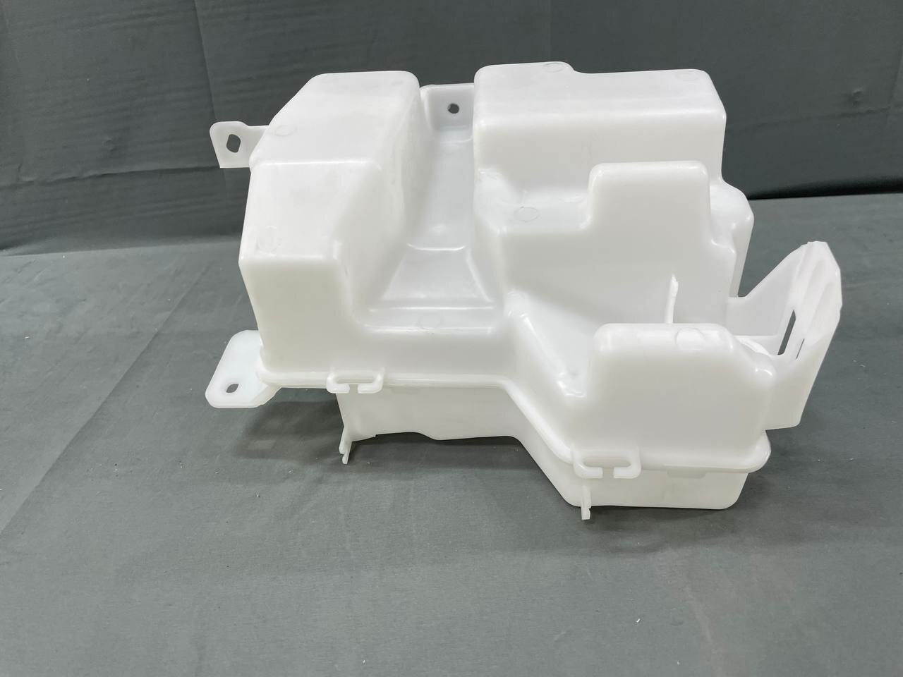 Бачок стеклоомывателя Mitsubishi