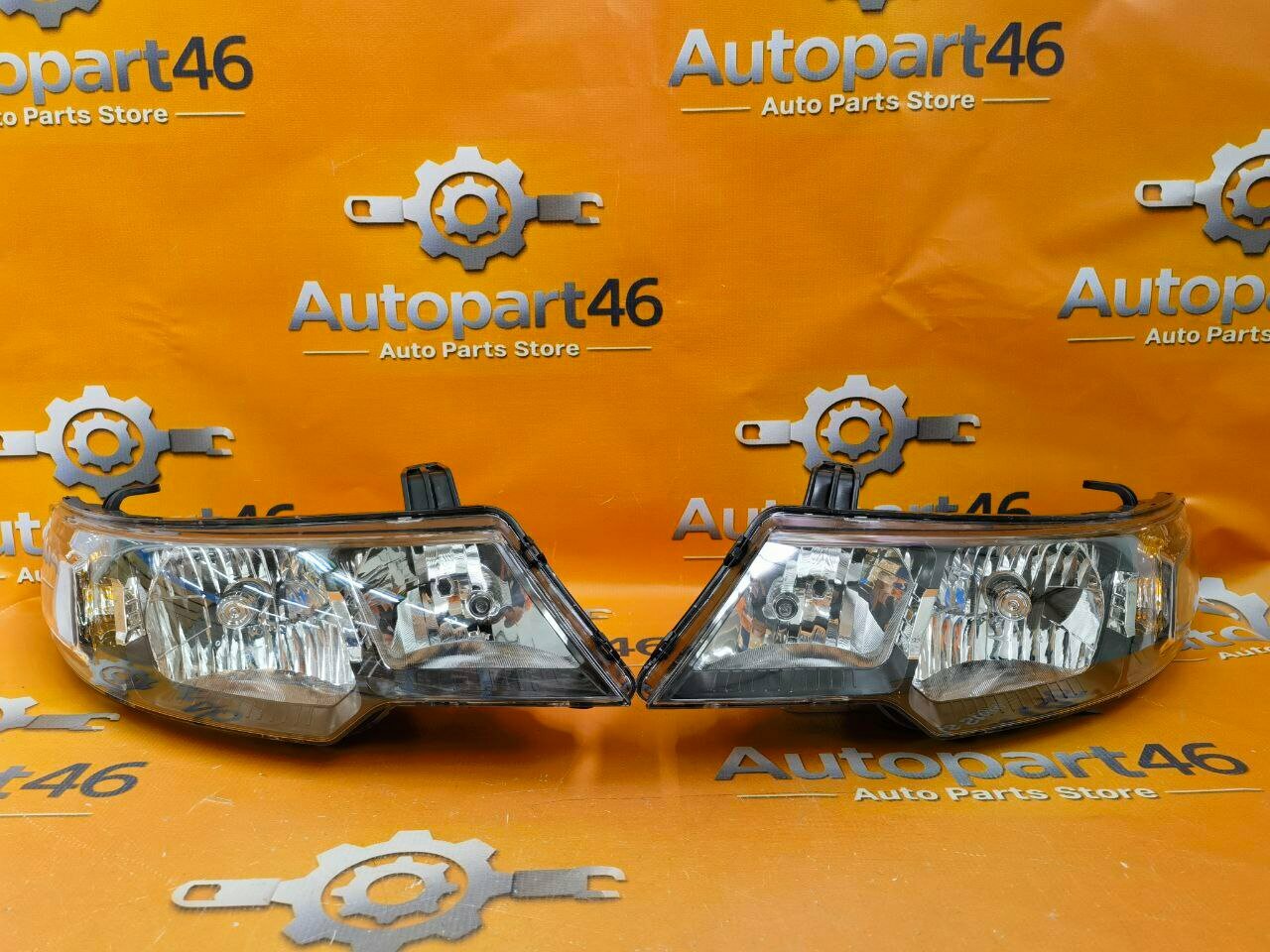 Фары комплект правая и левая Киа Церато 2, Kia Cerato 2 аналог 2009-2012, ручная регулировка