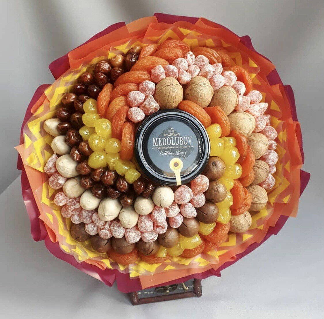 Букет из сухофруктов и Орехов. Подарок на Рамадан