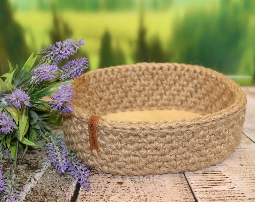 Интерьерная корзинка овальная для хранения из джута 15x20см
