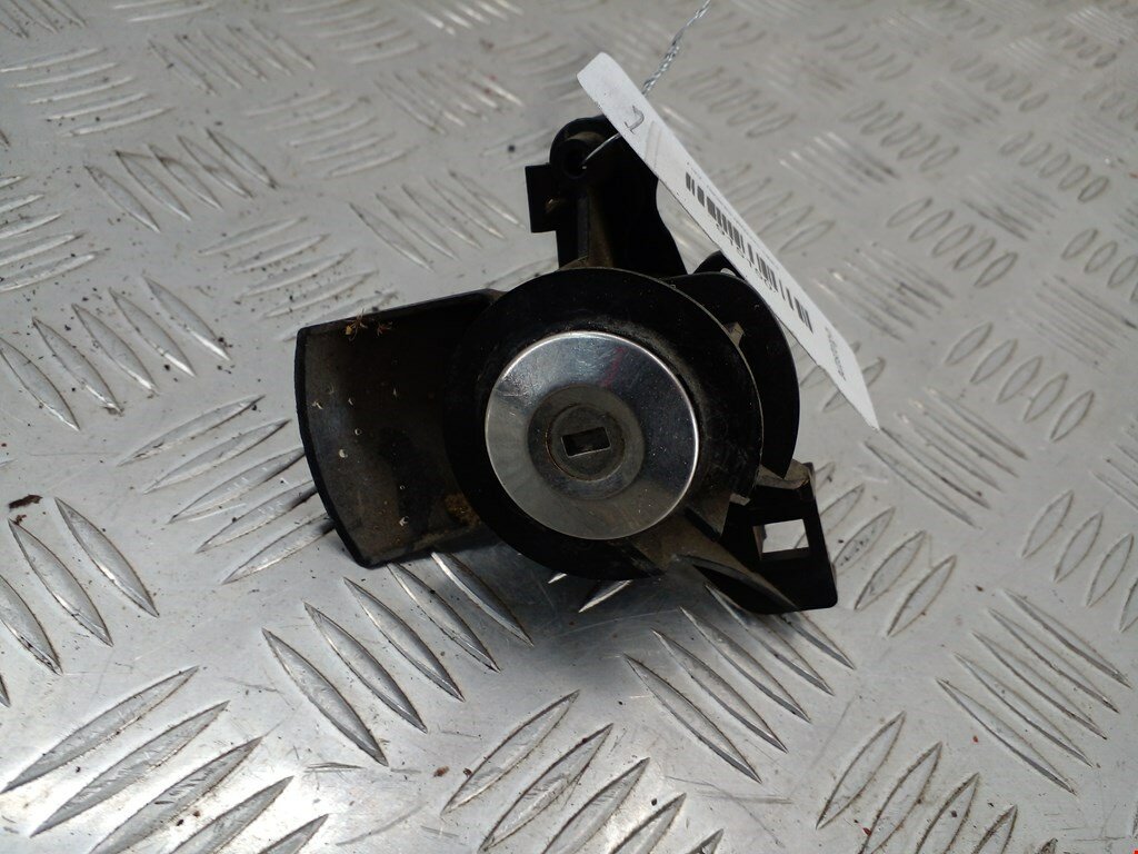 Личинка дверного замка Ford C-MAX 1 3M5AR43284AE арт. 915150