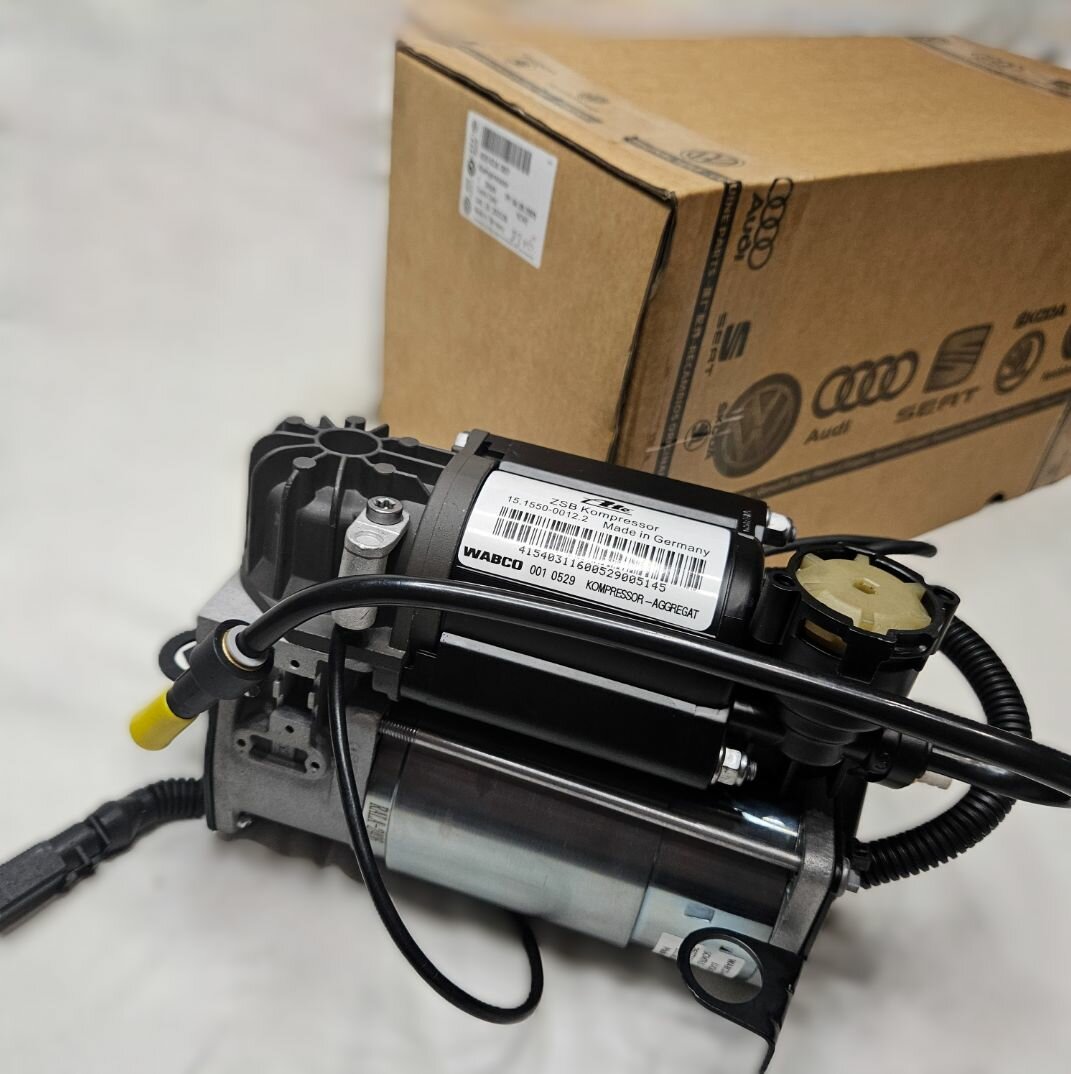 Компрессор пневмоподвески AUDI A8 D3 Оригинал "Как новый"