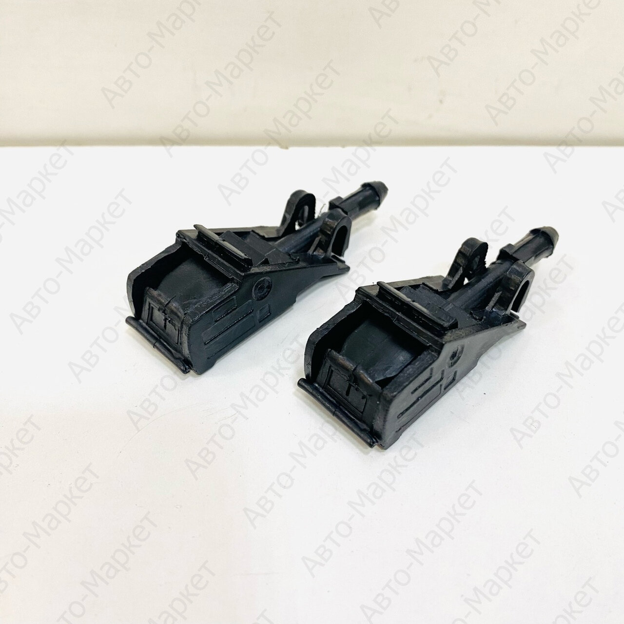 Форсунка омывателя лобового стекла 2 шт. Для VW POLO 01-/PASSAT B5 97-00/GOLF 97-03/TOUAREG 02-10/SKODA RAPID