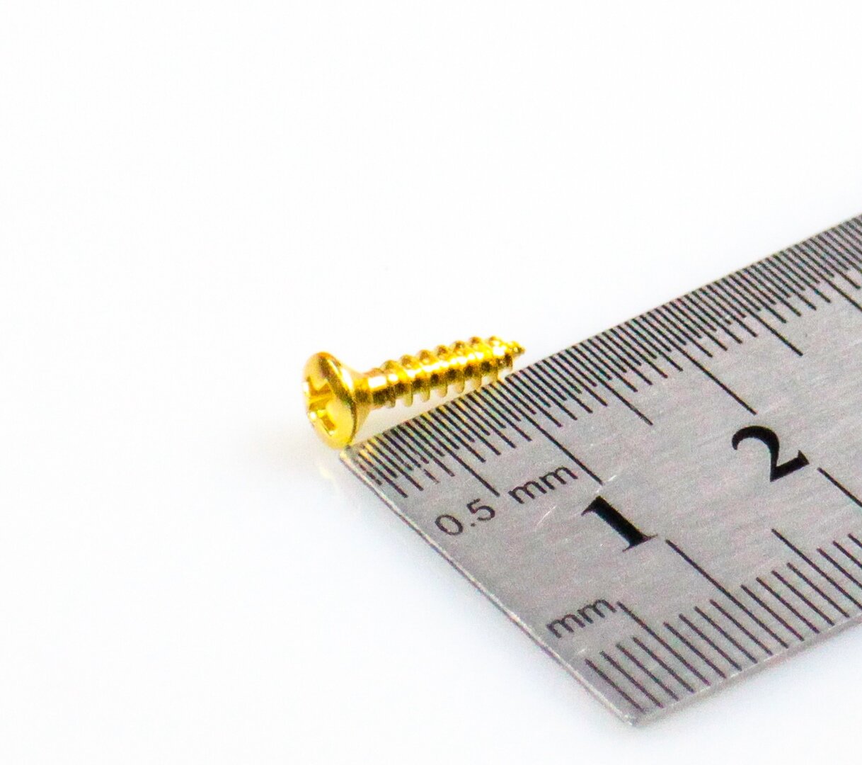 Musiclily MX928 Саморез для панели, крышек Fender Style позолота (2.8 x 9mm)