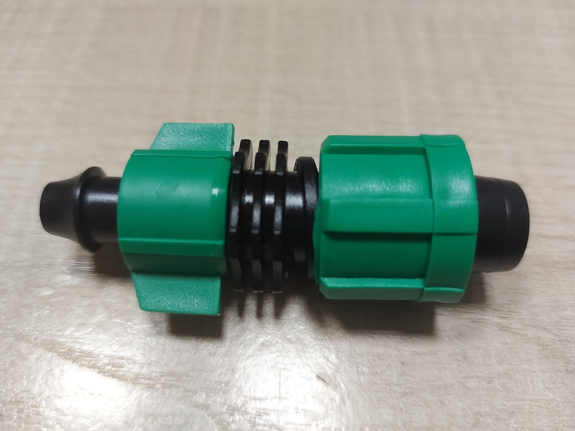 Фитинг стартовый для капельной ленты с поджимом (SL-008) 50шт/уп