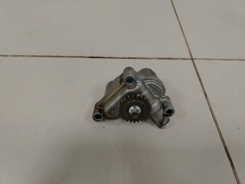 Насос масляный Renault Duster 2012 кат.номер: 150107151R