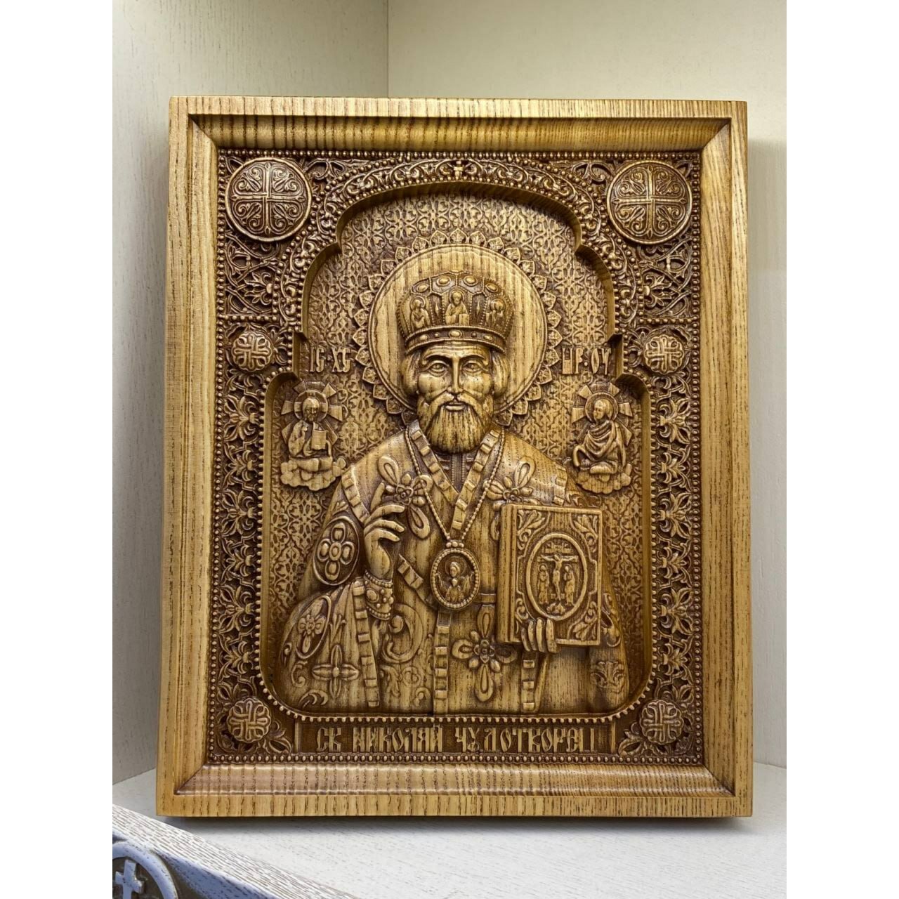Икона Николая Чудотворца резная из дерева 29х35 см