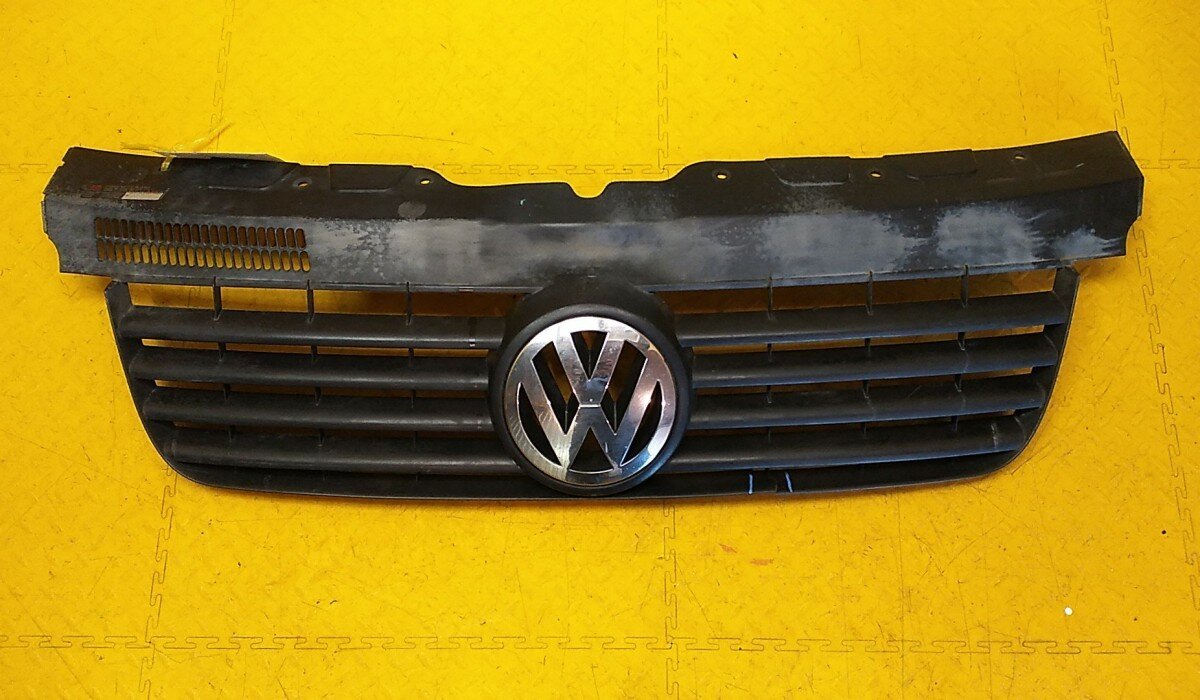 Решетка радиатора Transporter T5 Volkswagen 7H0807101