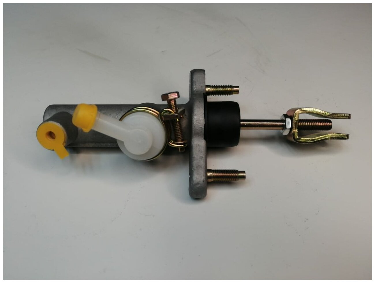 Цилиндр сцепления главный Geely Emgrand EC7 [1.8 16V 5MT седан] 1064000071