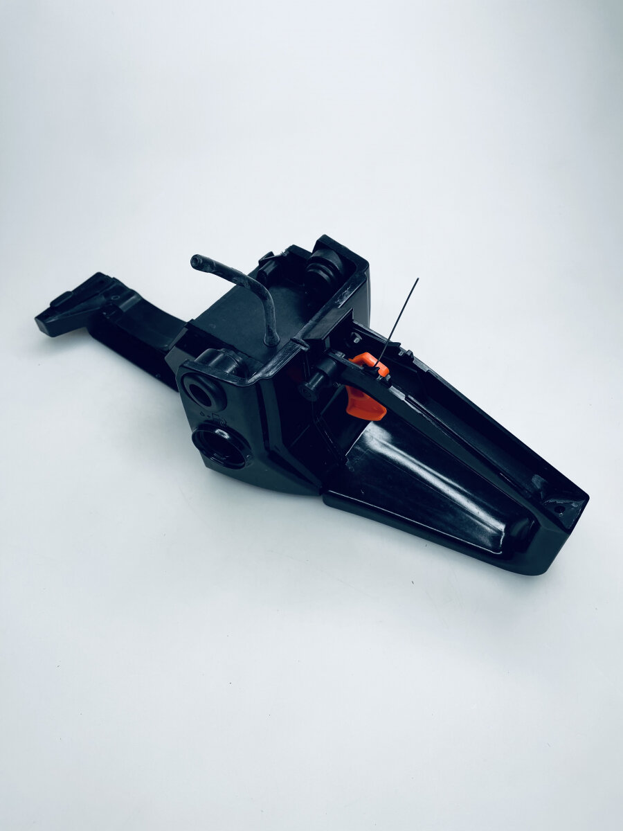 Топливный бак в сборе поз. B6, B8, B12, B24-B44 для бензопилы Patriot PT 4518 (2019) (001015028) №1203