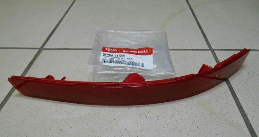 Фонарь задний противотуманный правый, катафот для Kia Rio 2015-2017 / арт. 924064Y500 / бренд MOBIS