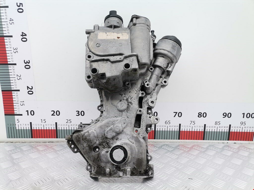 Крышка двигателя передняя Volkswagen Touran 1 03C109211G арт. 2034033