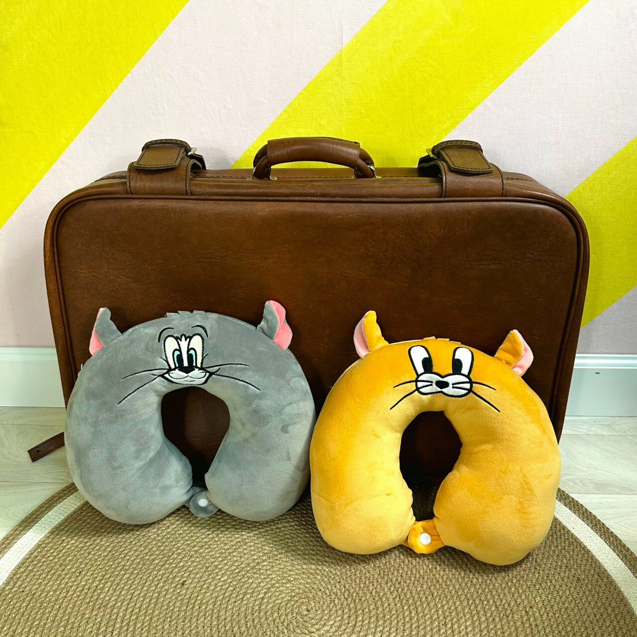 Подушка для путешествий на шею Том и Джерри 2 в 1 набор, в самолет или автомобиль