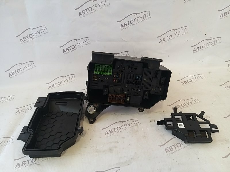 корпус предохранителей MB CLS 350D C257 W257 A2135400124