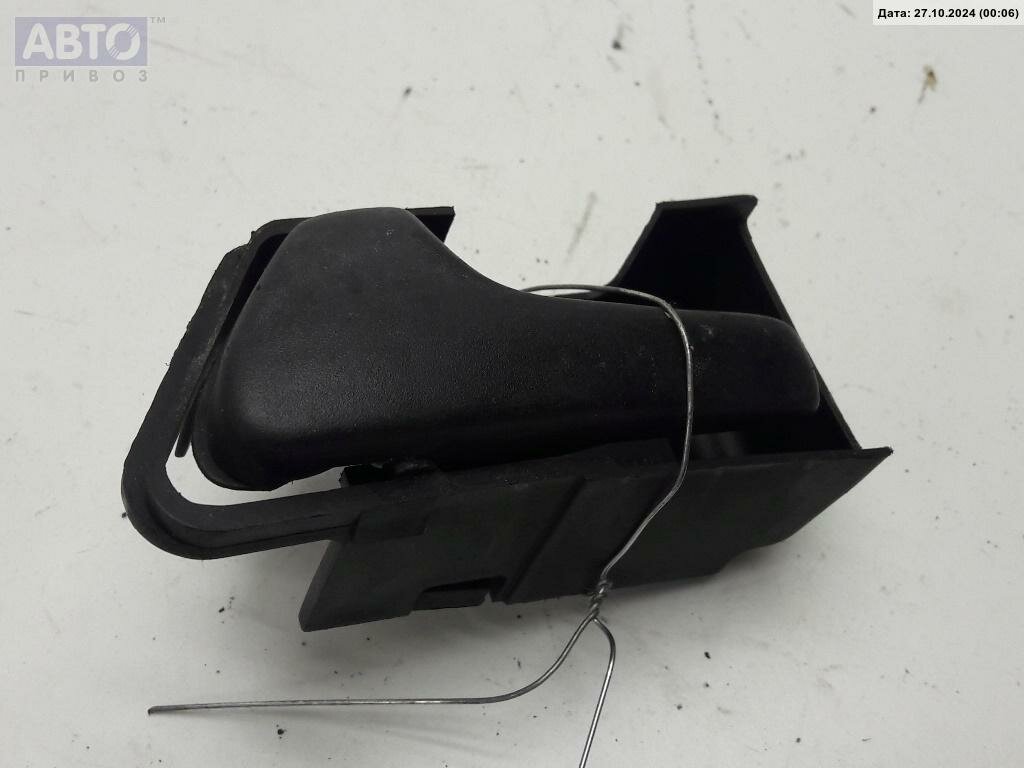 Ручка двери внутренняя передняя левая Volkswagen Golf-3