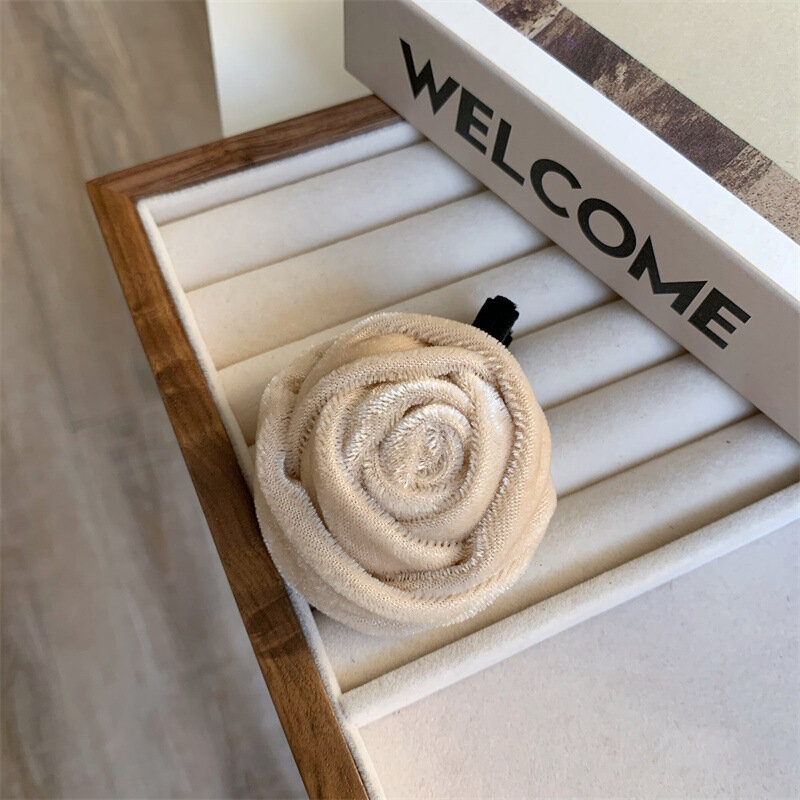 Заколка для волос "Корейский темперамент", бежевая, в виде цветка