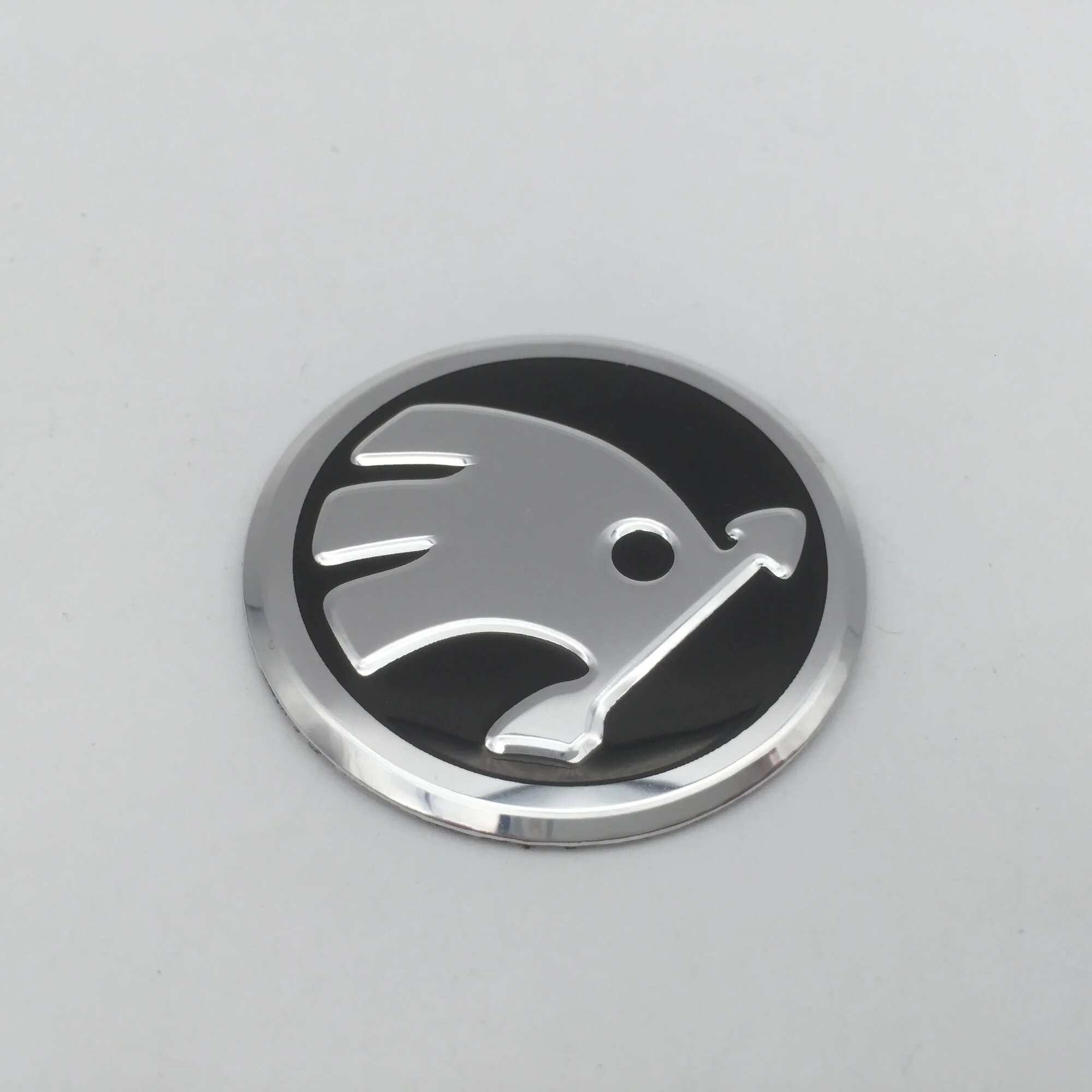 1 шт. 3D черный, серебристый 42 мм автомобильная эмблема, центральный значок на руль, наклейка, Стайлинг, автоаксессуары для Skoda