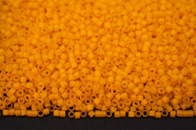 Бисер японский TOHO Treasure цилиндрический 11/0 #0148F персик, матовый цейлон, 5 грамм