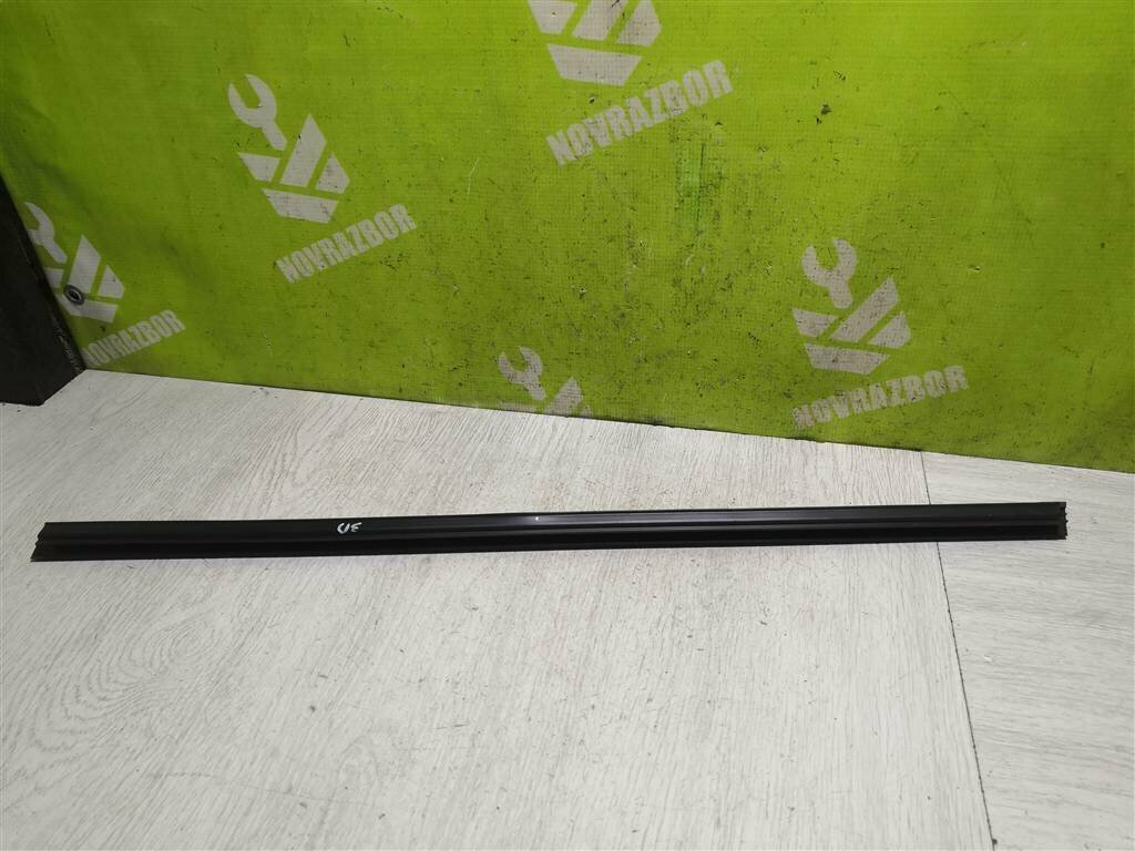 Уплотнитель стекла двери LADA VESTA 15-19