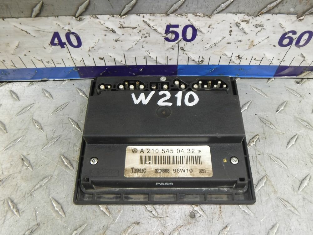 Блок управления вентилятором Mercedes W210 A2105450432