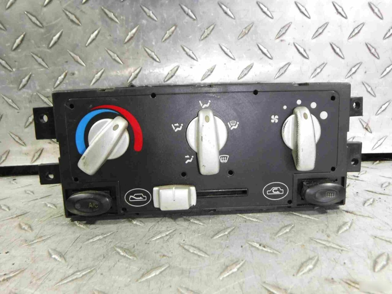 Блок управления отопителем Chery QQ6 (S21) S21 (2006—2011) S218112010