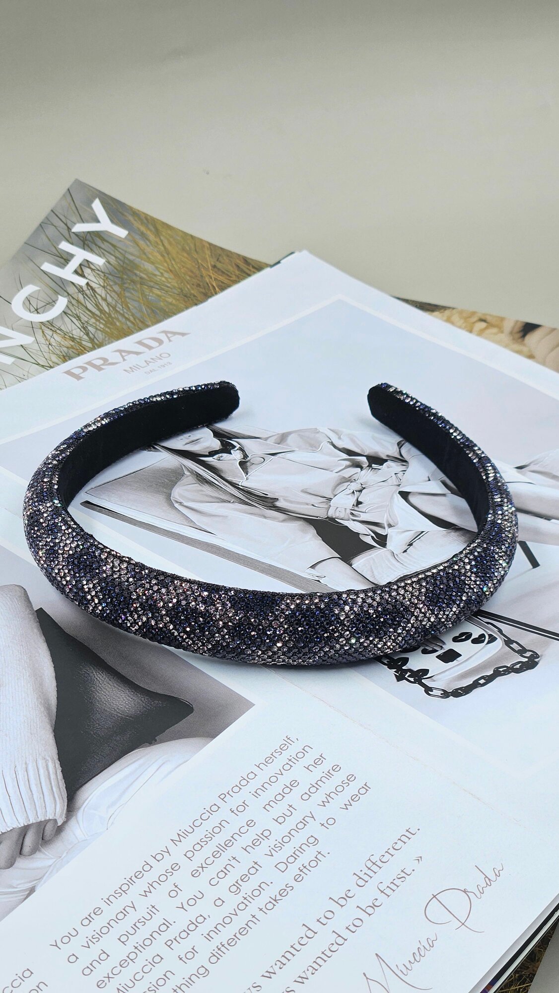 Ободок для волос женский со стразами