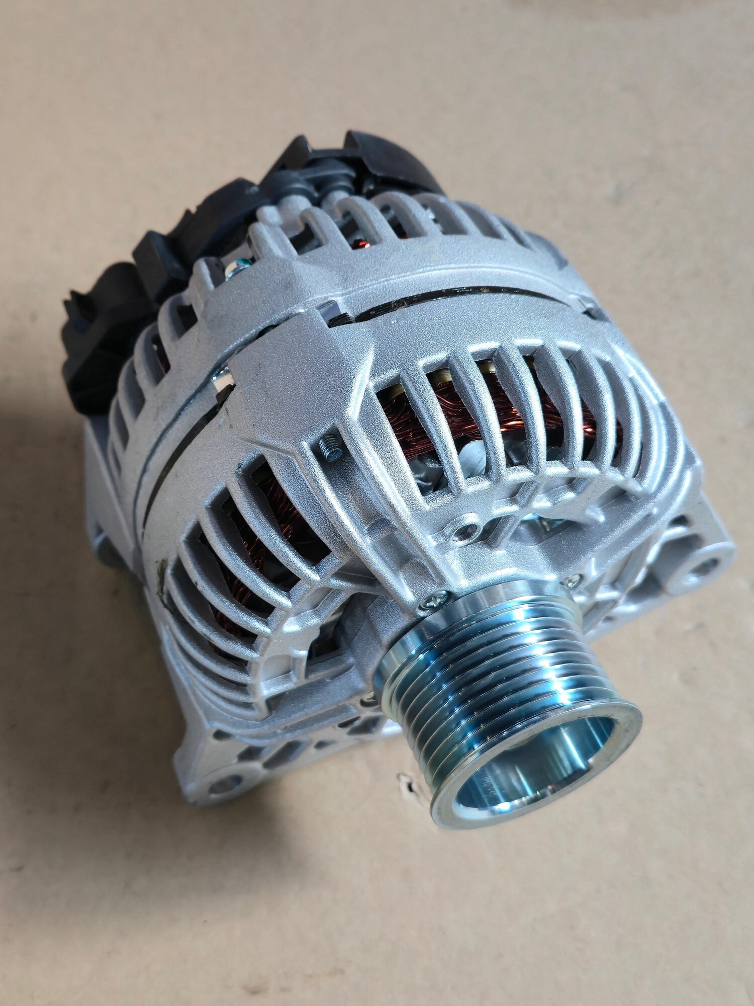 Генератор КАМАЗ дв. CUMMINS ISLe-400 ЕВРО-4 28В 110А AVTOELECTRICA