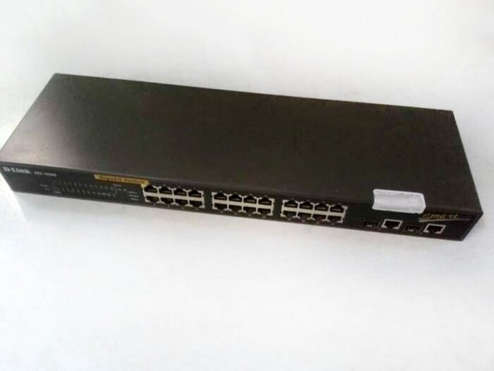 Kоммутатор D-Link DES-1226G 24 портами 10/100Base-TX + 2 комбо-портами 1000Base-T/SFP