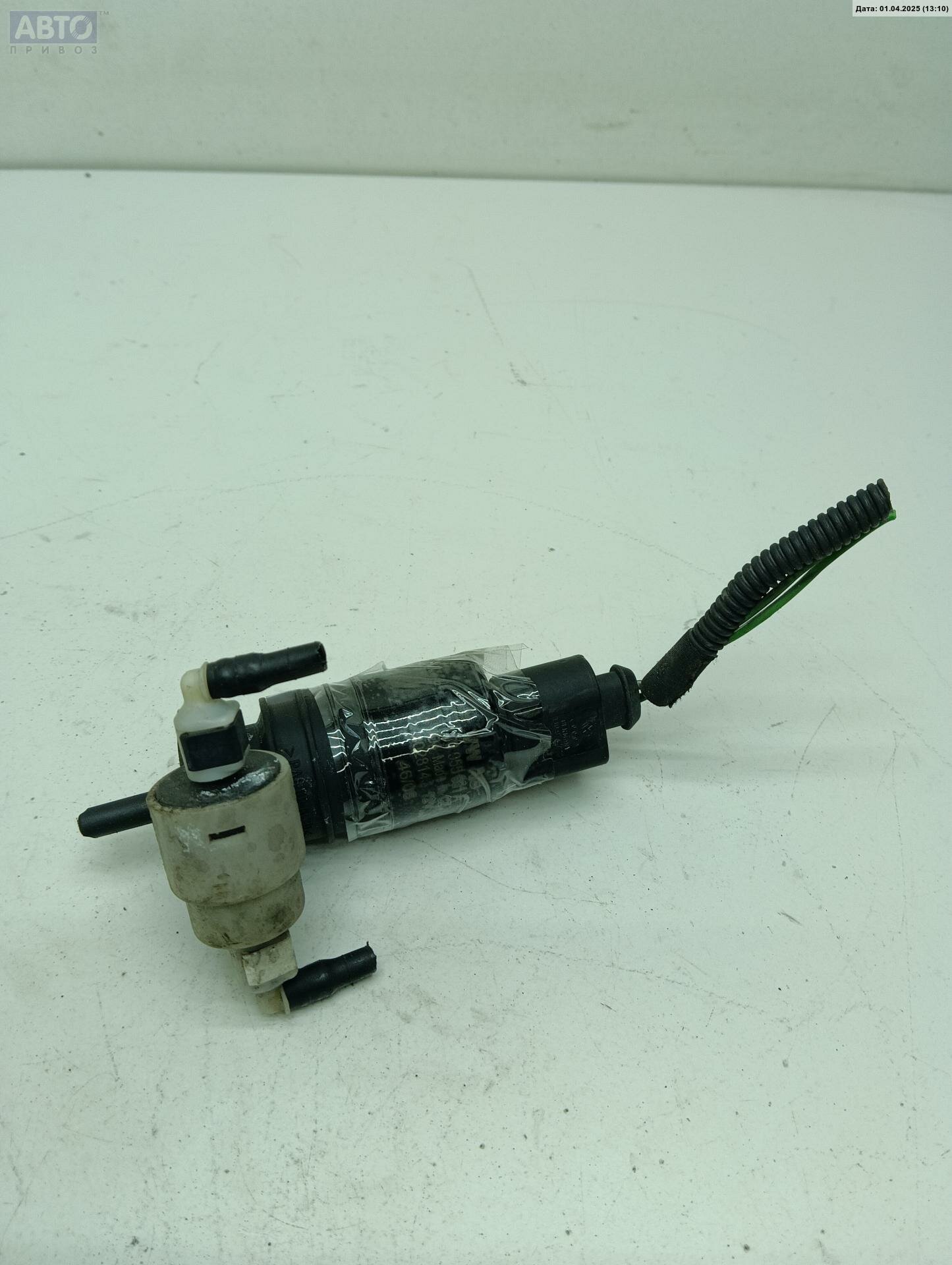 Насос (моторчик) омывателя стекла Volkswagen Golf-5