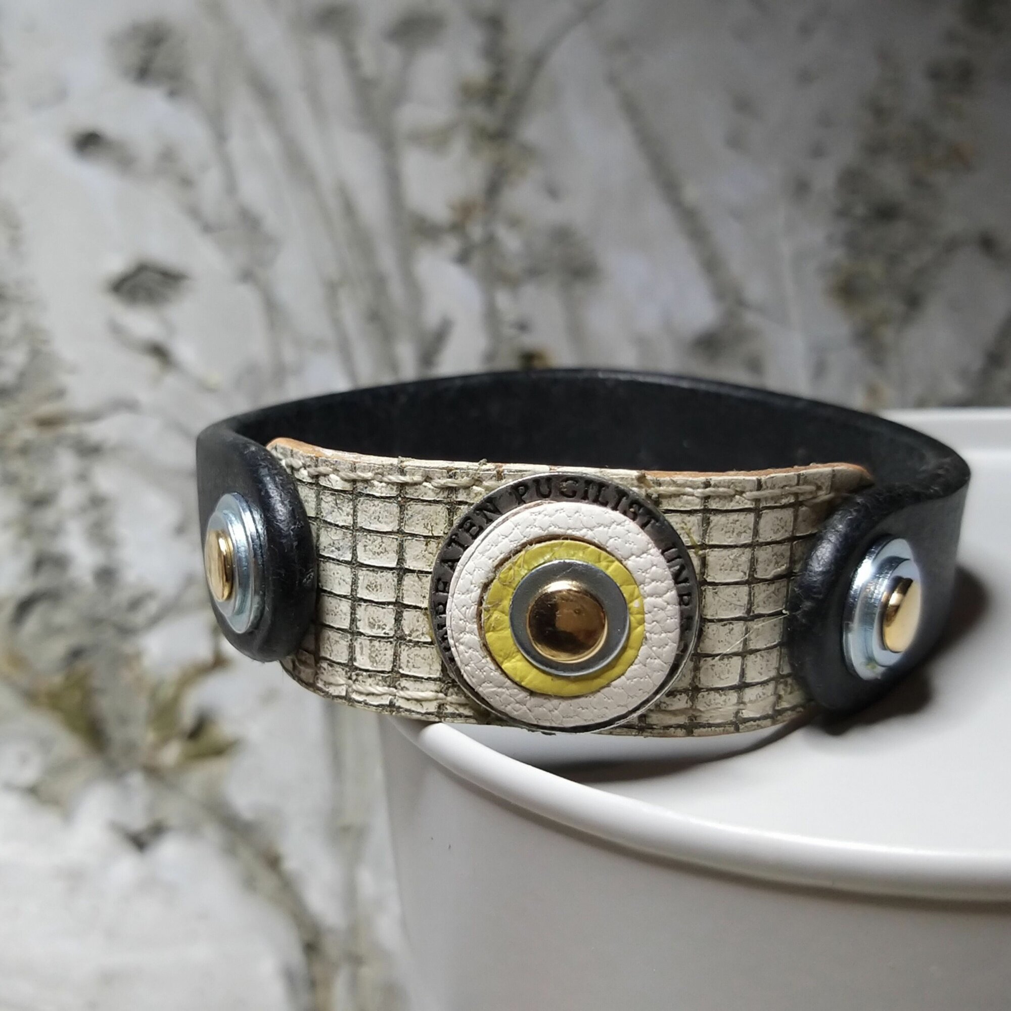 Жесткий браслет, металл, кожа