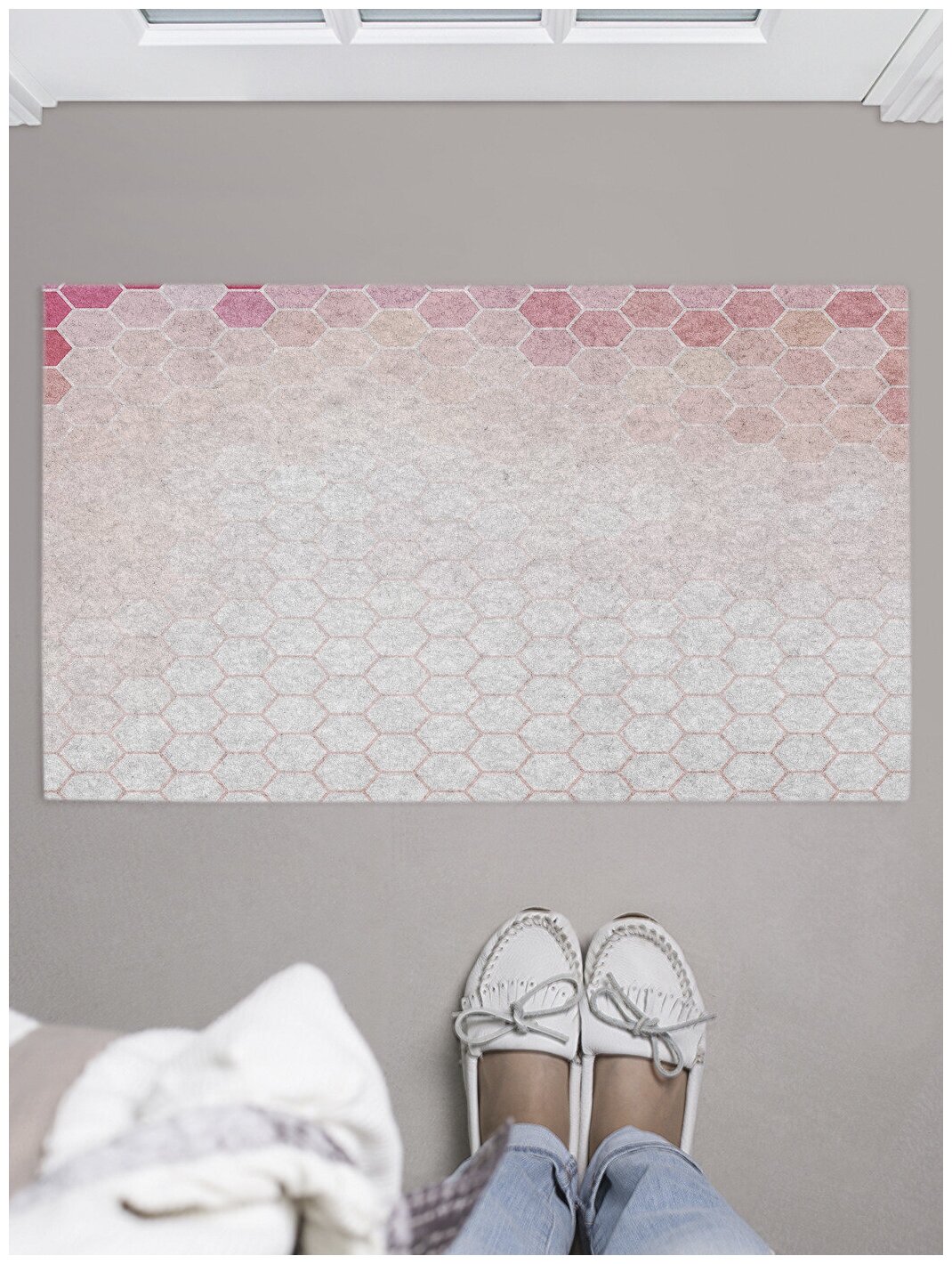 Коврик придверный в прихожую с принтом "Градиентные соты" 45x75 см , JoyArty