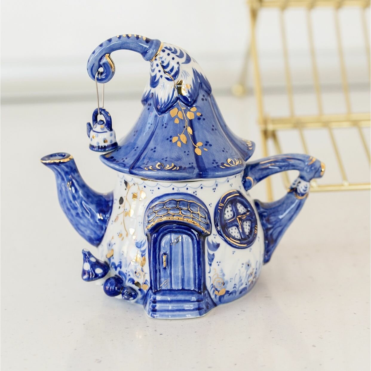 Чайник "Теремок" в золоте 300 мл гжель фарфор ручная работа сделано в России