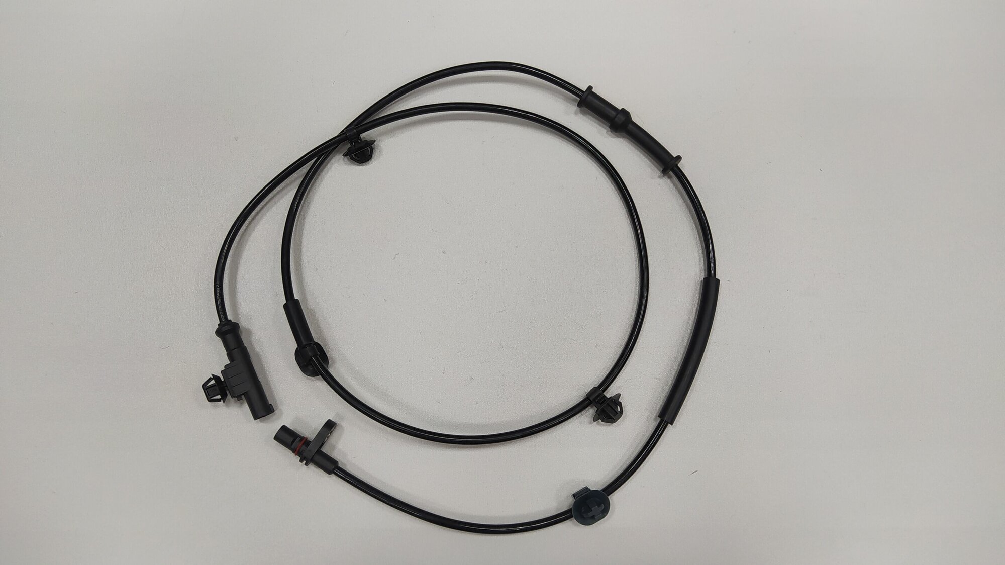 Датчик ABS передний Geely Emgrand X7 [2.0 16V 6AT внедорожник] 1014003906