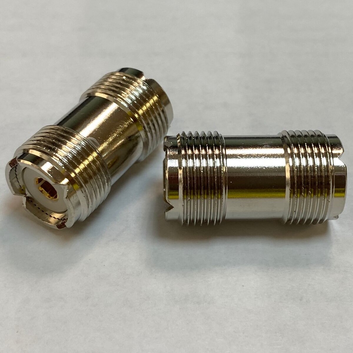 Переходник высокочастотный U-322 brass (10 шт), розетка (гнездо) UHF – розетка (гнездо) UHF цельнометаллический