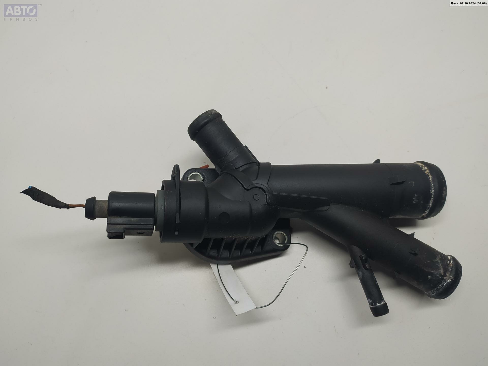 Фланец (тройник) системы охлаждения Volkswagen Golf-6