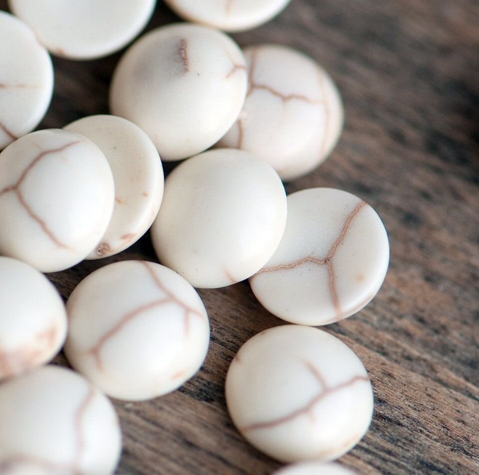 Кабошон Бирюза Синтетическая 20 шт, круглый, цвет античный белый, размер 8x4 мм