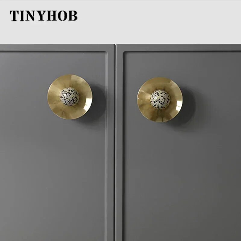 Ручка для шкафа TINYHOB из камня и латуни