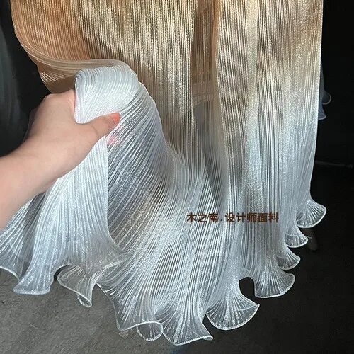 Полиэстер/акриловая золотисто-коричневая плиссированная ткань 1.4х1 м 1.5 meters