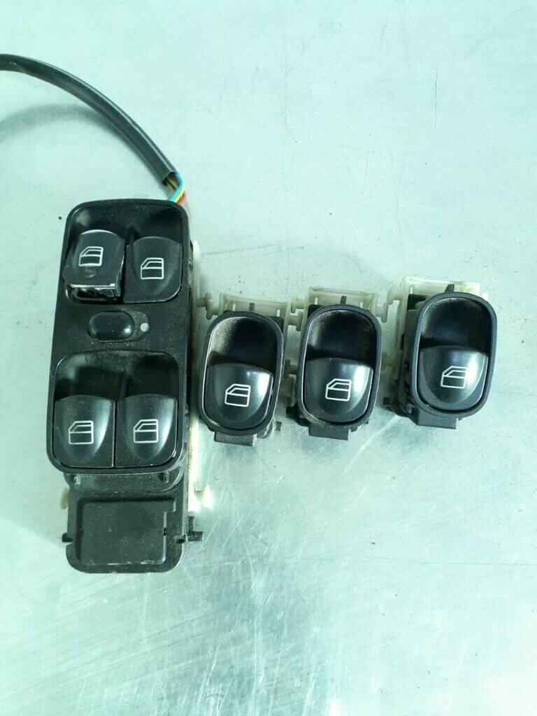 Блок управления стеклоподъемниками Mercedes-Benz C W203 2002 2038218051